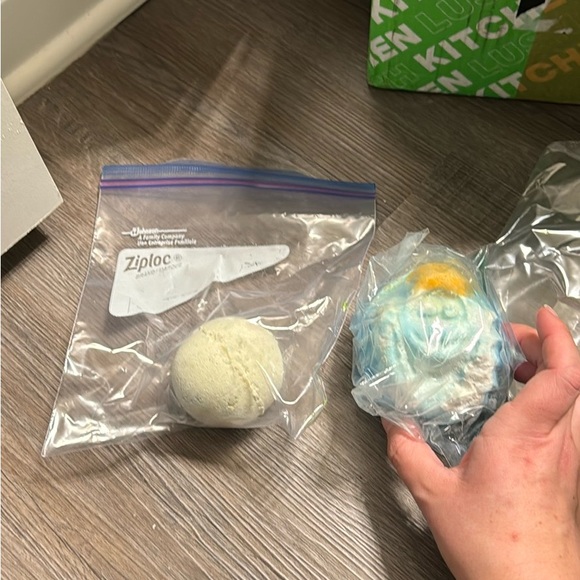 Lush | Bath & Body | Lush Mrs Whippy Bath Bomb | Poshmark